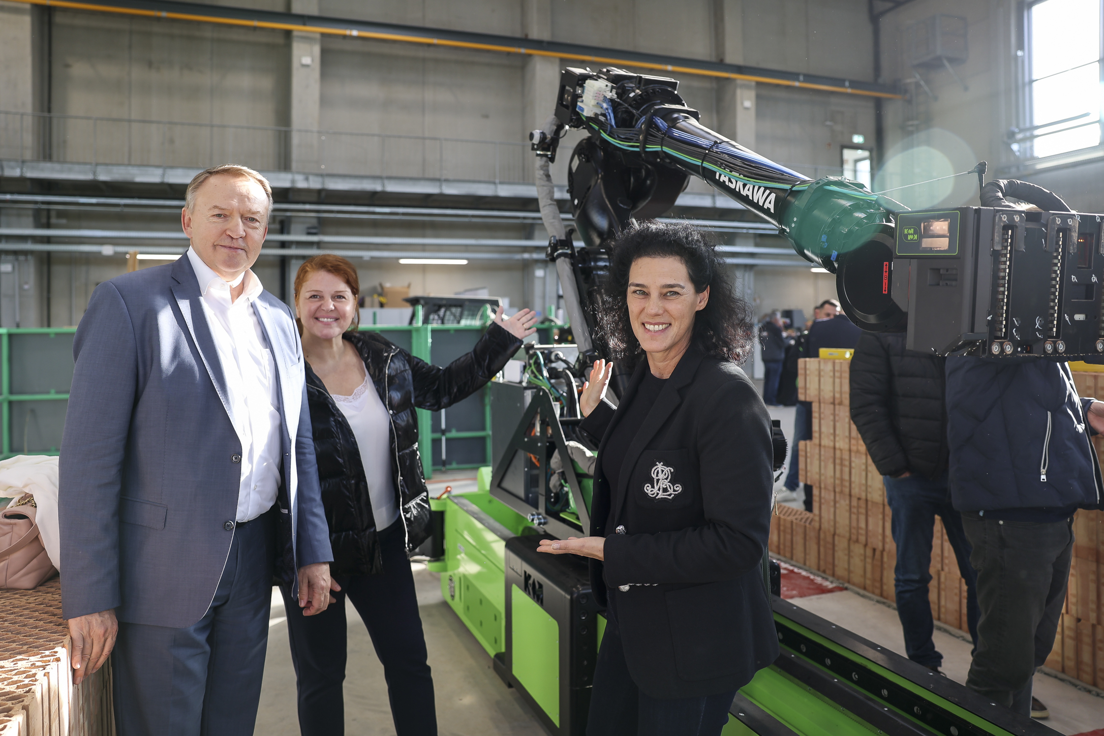 wienerberger präsentiert erstmals Ziegelroboter WLTR in Österreich