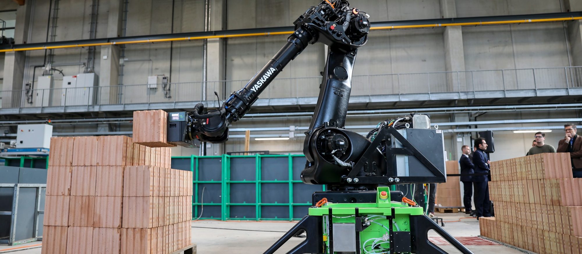 wienerberger präsentiert erstmals Ziegelroboter WLTR in Österreich